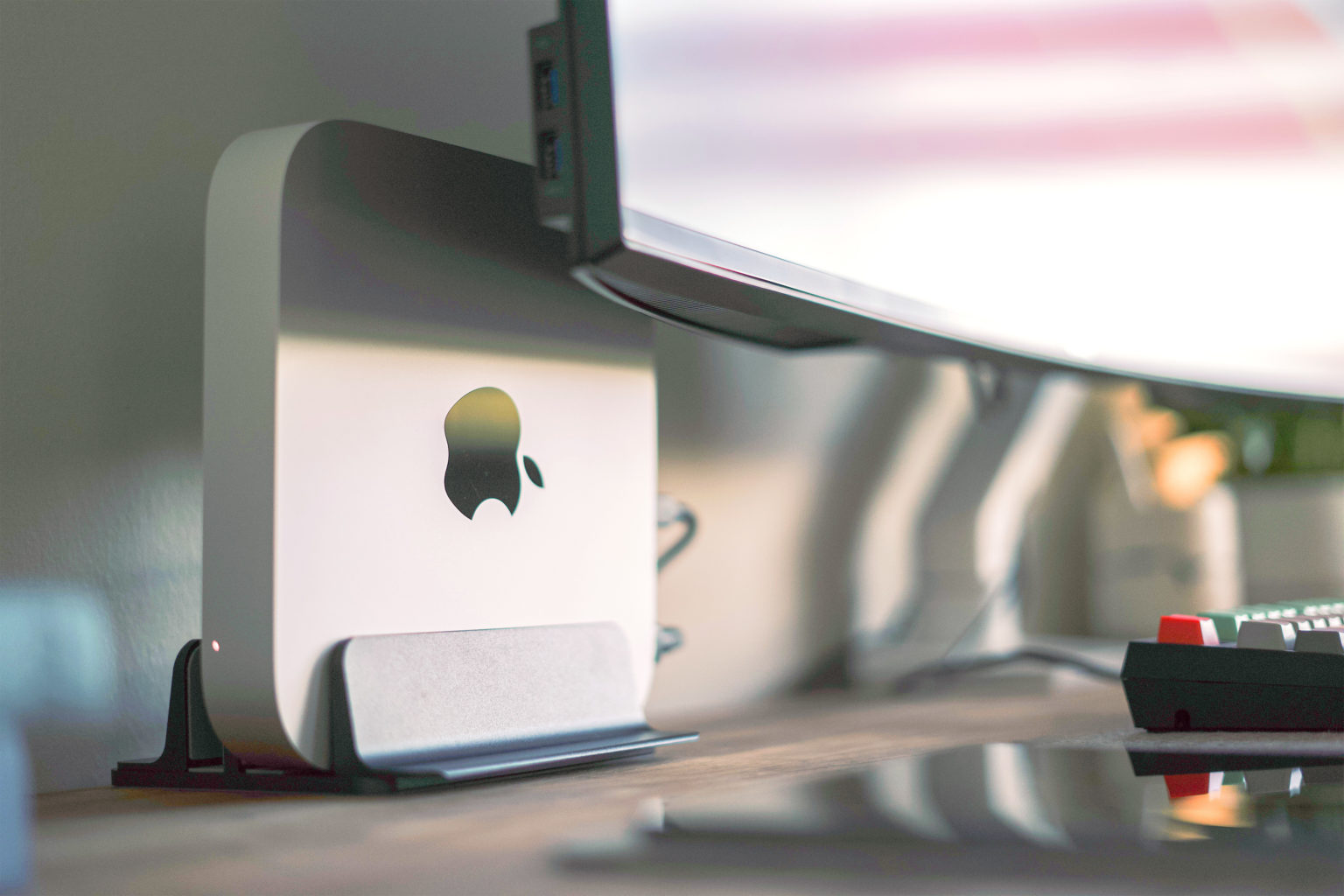 Apple Macs and Computer screens